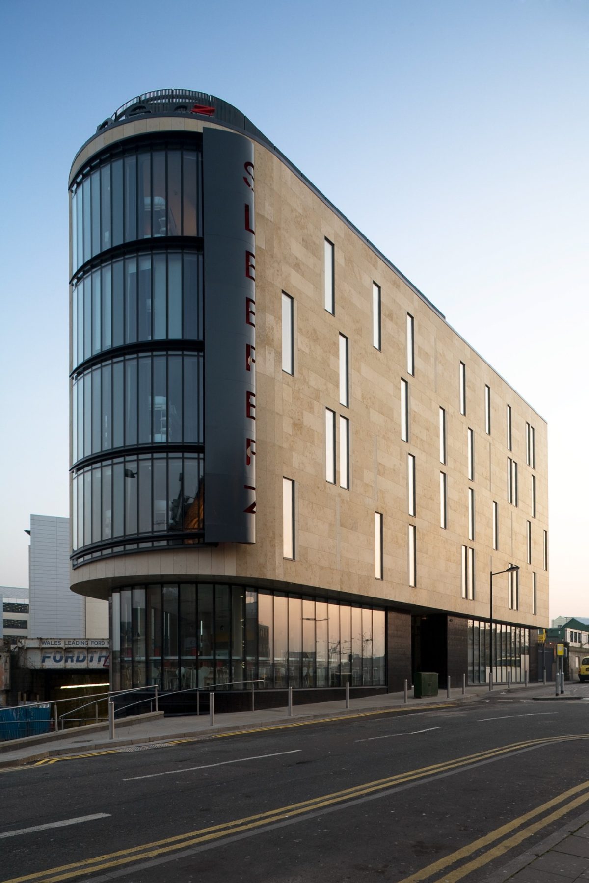 Sleeperz Hotel Cardiff: Award-Winning